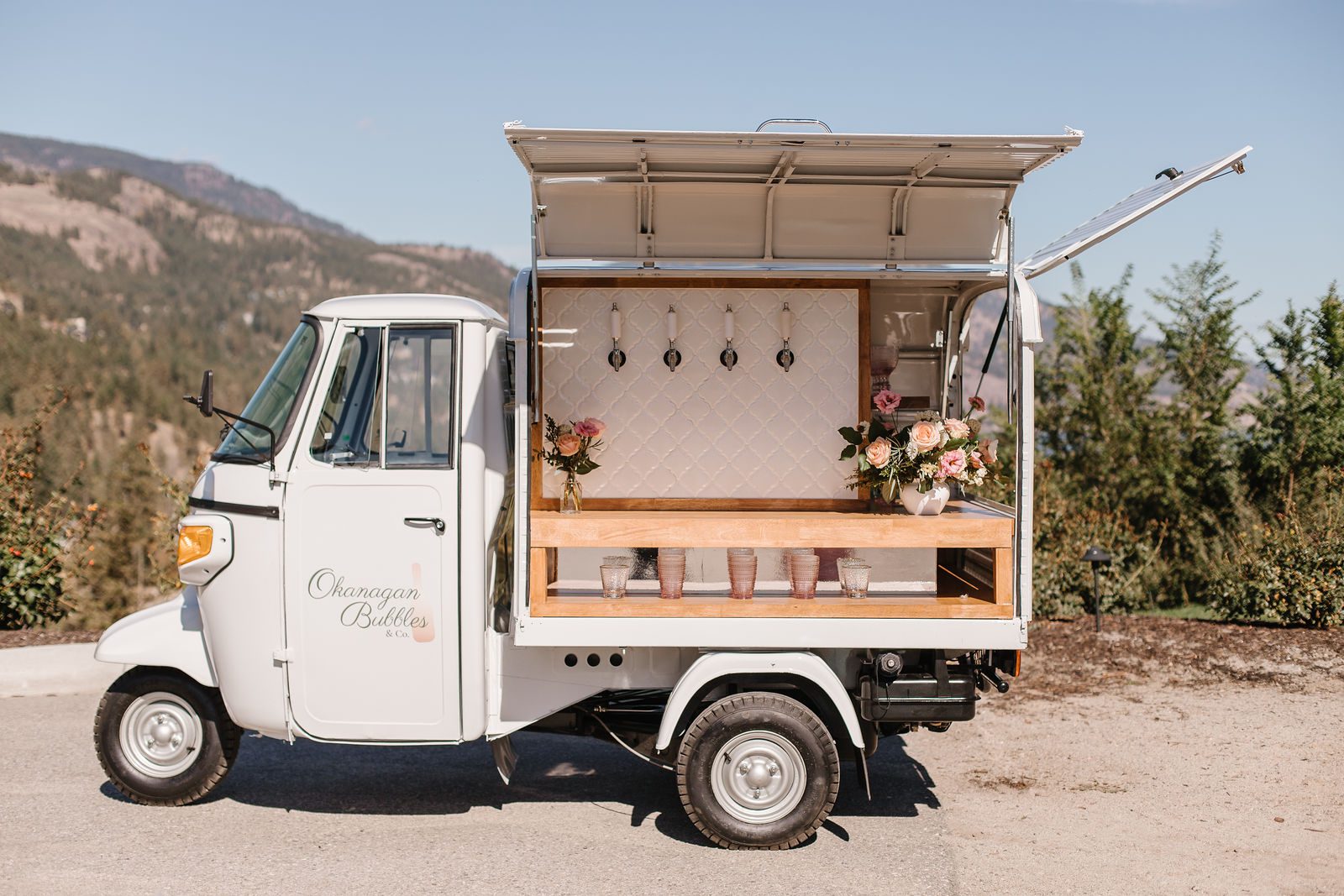Okanagan Bubbles & Co | Prosecco Cart
